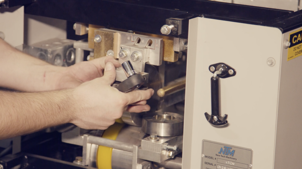 NTM MACH II™ 5"/6" Combo Gutter Machine 5-Inch to 6-Inch Changeover