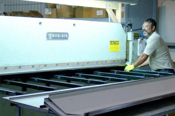 Review of the Seven Best Manufacturers for Sheet Metal Folders & Brakes