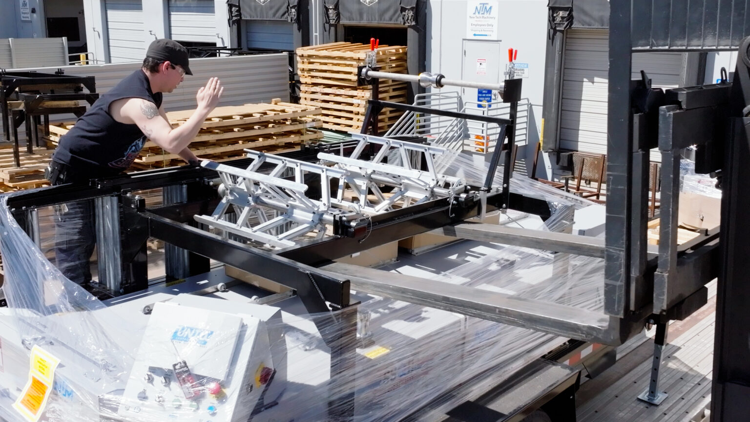 Offloading Your New Rollforming Machine: A Step-by-Step Guide